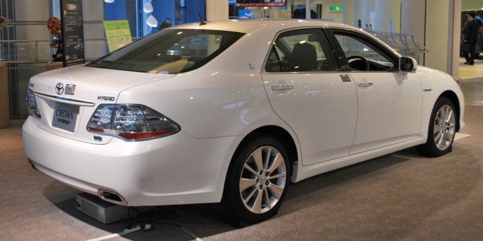 Toyota Crown technical specifications and fuel economy